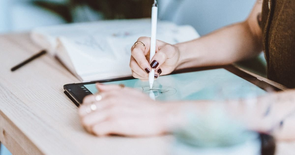 9 Successful Print-On-Demand Store Examples | Printful