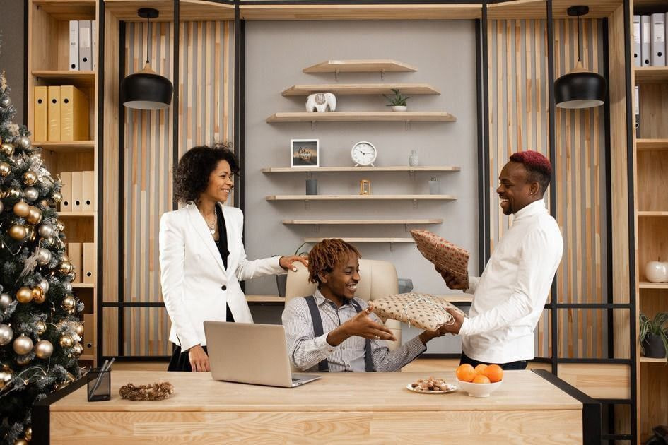 Your Ultimate Guide to Gifts for Remote Employees | Printful