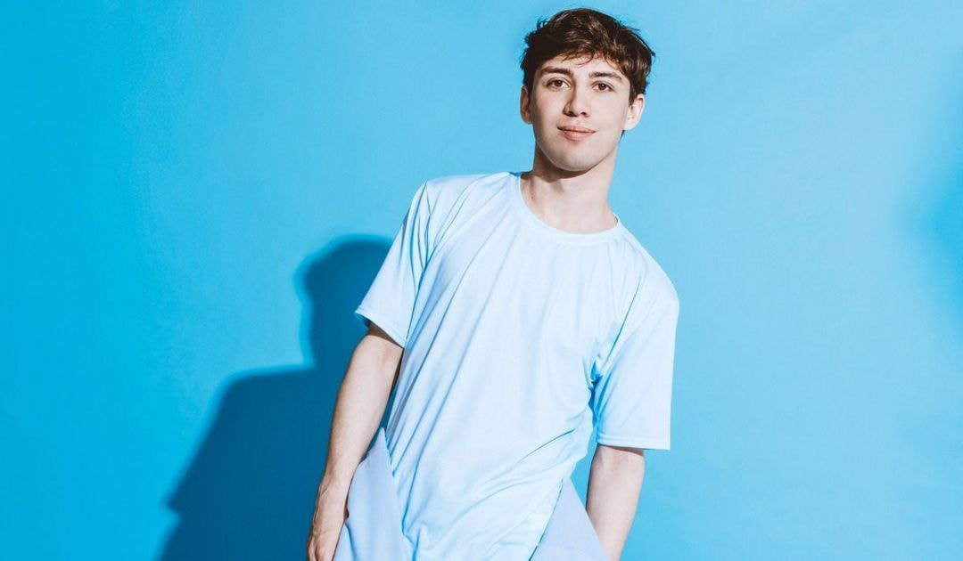 The Top 5 Softest T-Shirts That’ll Win Your Customers’ Hearts | Printful