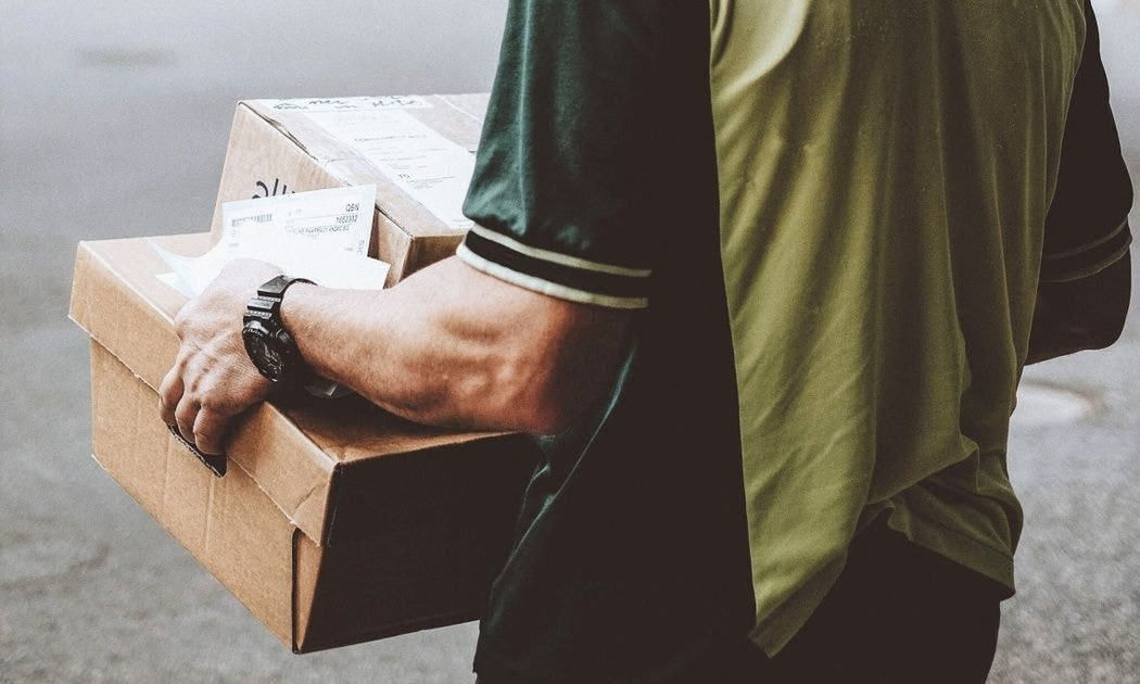 Frais de port : guide de la livraison e-commerce | Printful