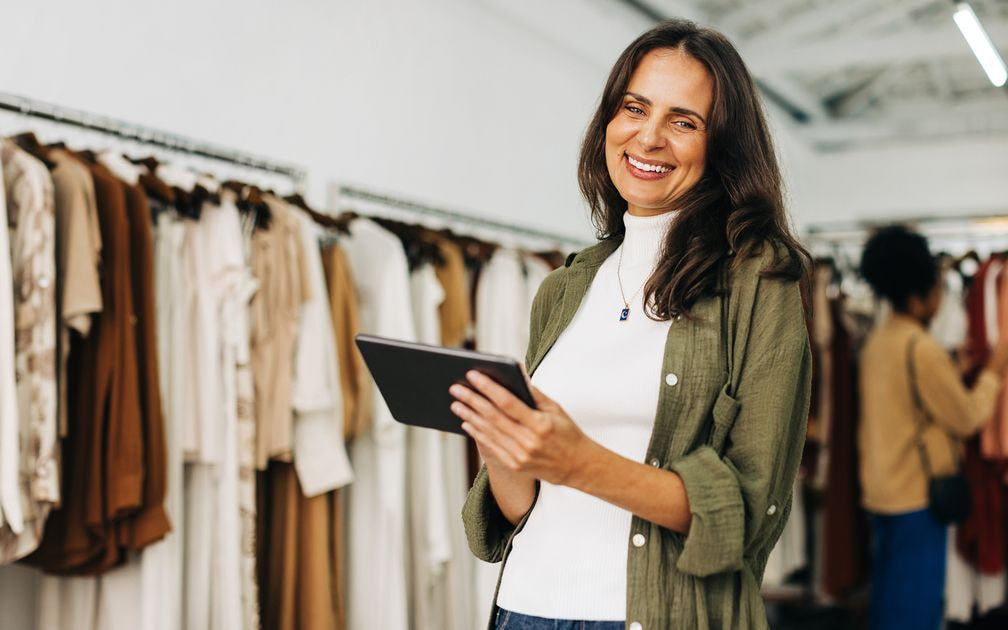 12 Best Shopify themes for clothing stores | Printful