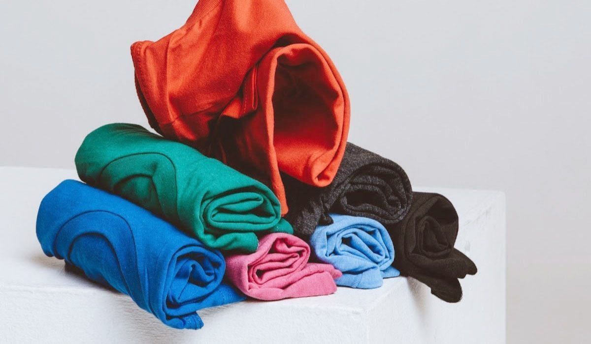 The Most Popular T-Shirt Colors to Sell This Year | Printful